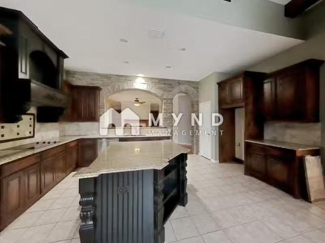 47441254 1418 Greenbriar Dr