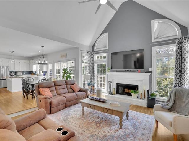4745 Aldbury Lane