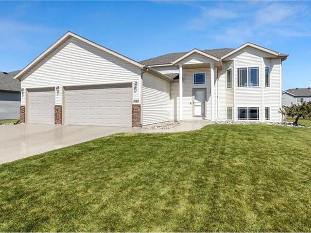 4745 48th Ave S, Fargo, ND 58104