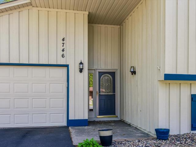 4746 st Street W