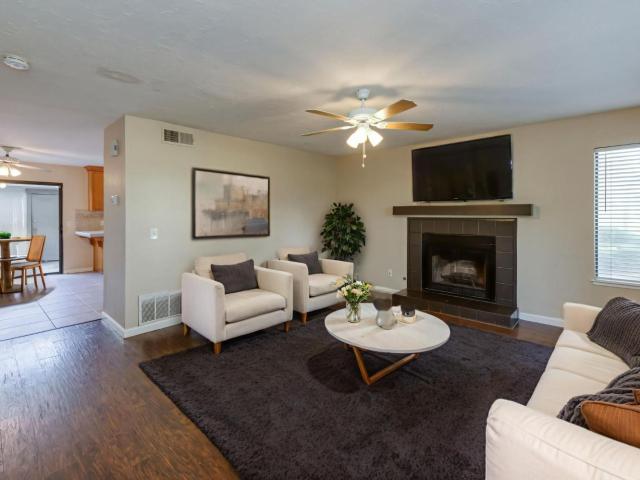 4747 N Woodrow Ave, Unit 120, Fresno, CA 93726 | MLS #647491