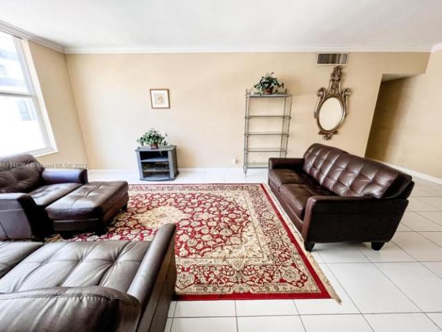 4747 Collins Ave #207, Miami Beach, FL 33140