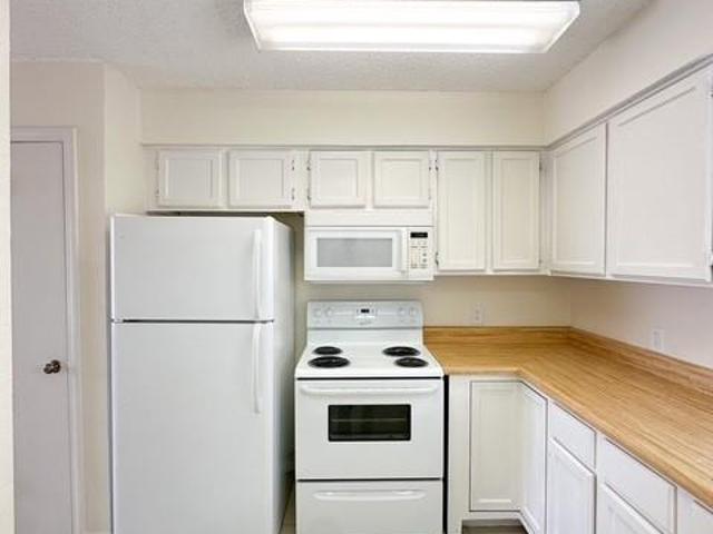 4748 Old Bent Tree Lane # 2006