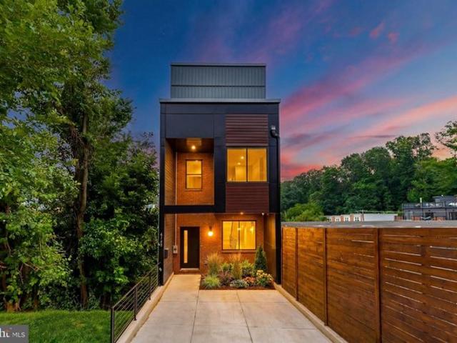 4748 Sheldon St, Philadelphia, PA 19127