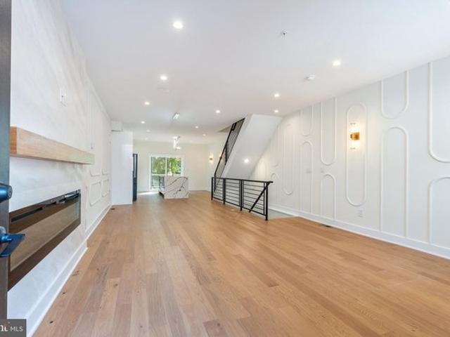 4748 Sheldon St, Philadelphia, PA 19127