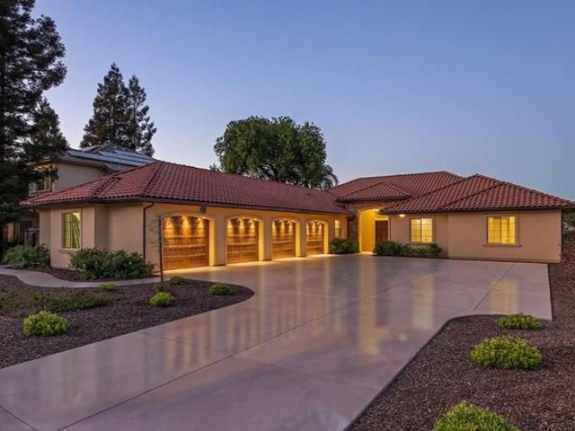 4748 W Alluvial Ave, Fresno, CA 93722