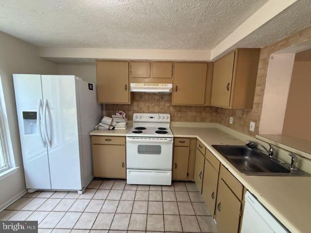 4749 Hedrick Lane