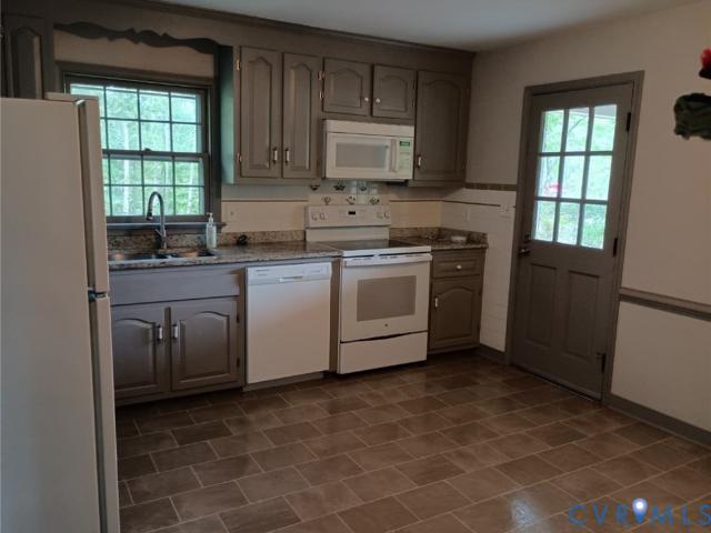 4749 Richmond Tappahannock Highway