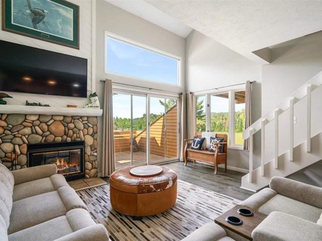 4749 S Pleasantview Rd Unit 32, Harbor Springs, MI 49740