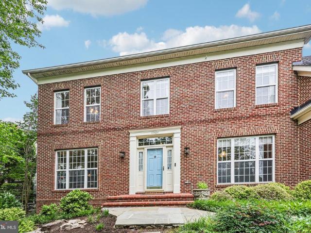 47404 Middle Bluff Place