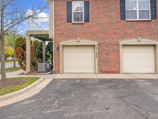 47408 pembroke drive