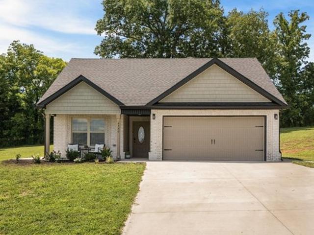 4740 Morrow Rd, Woodlawn, TN 37191