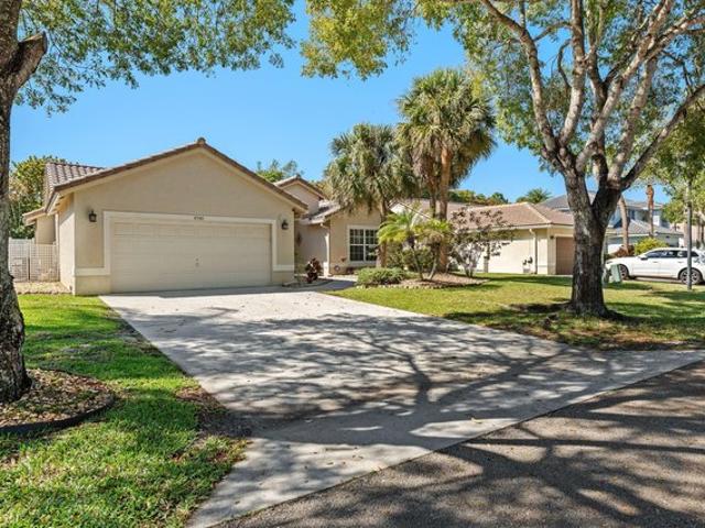 4740 NW 75th St, Coconut Creek, FL 33073