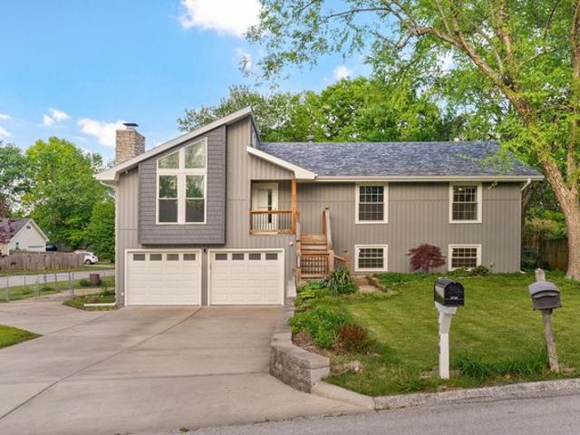 4740 S Glenn Ave, Springfield, MO 65810