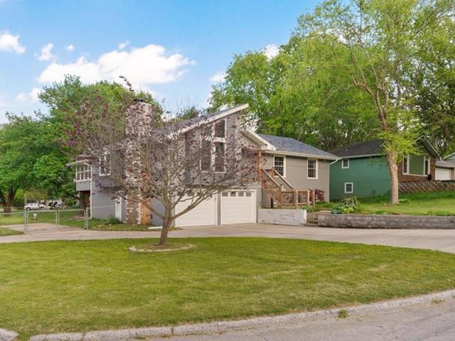 4740 S Glenn Ave, Springfield, MO 65810