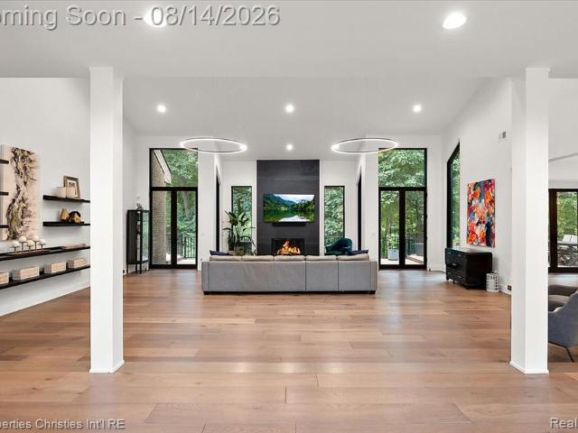4740 W Wickford