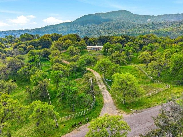 47415 Dry Creek Dr, Badger, CA 93603