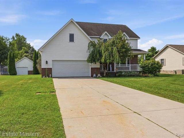 4741 Ridgewood Dr, Kimball Township, MI 48074