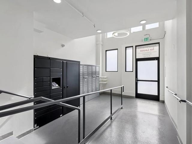 4742 Mission St, San Francisco, CA 94112