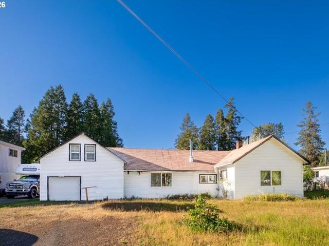 47433 School St, Oakridge, OR 97463