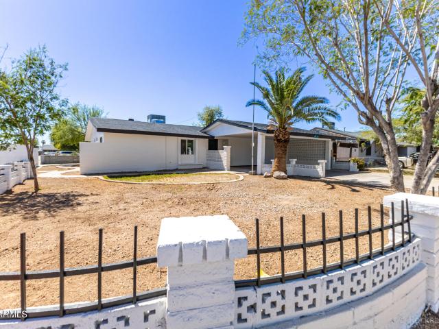 4743 w cypress street