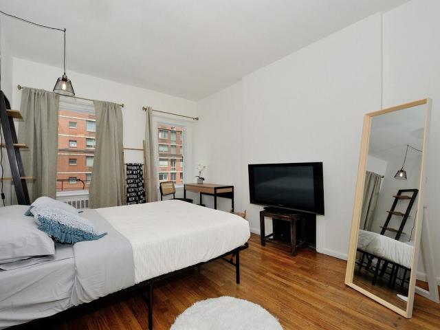 474 9th Avenue 4 Bedroom Apartment for Rent at 474 9th Ave #1323895P, New York, NY 10018 Garment District