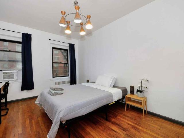 474 9th Avenue 4 Bedroom Apartment for Rent at 474 9th Ave #1323895P, New York, NY 10018 Garment District