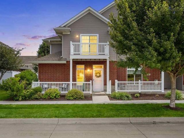 474 Charlotte Ln, Iowa City, IA 52245