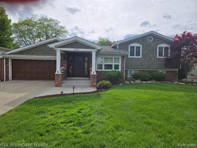 474 Beverly Island Dr, Waterford Township, MI 48328