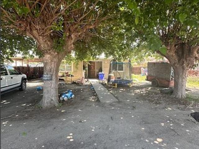 474 Douglas St, Porterville, CA 93257
