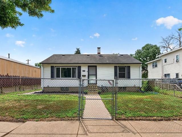 474 Hopkins St, Saint Paul, MN 55130