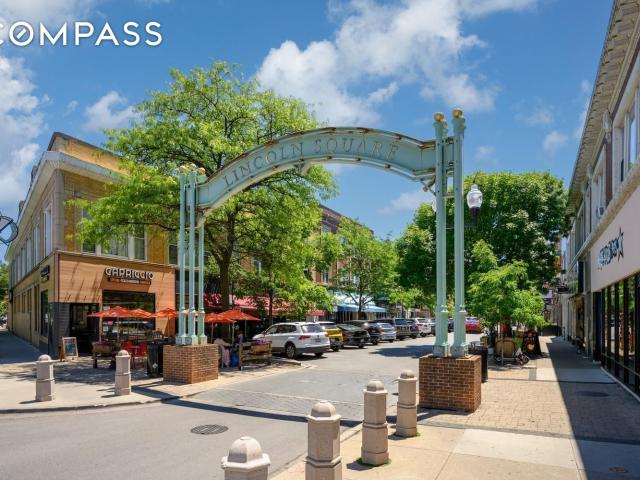 4754 N Lincoln Ave 3, Chicago, IL