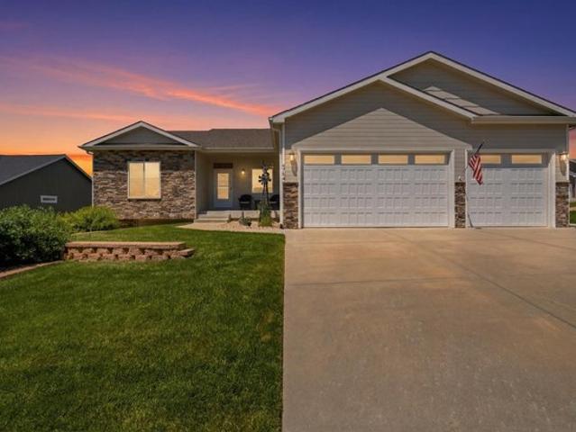 4754 Christine Cir, Manhattan, KS 66502