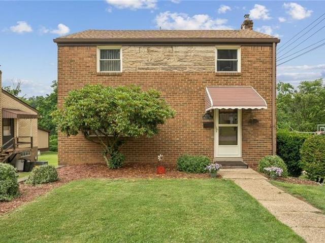 4755 Woodhill Dr, Homestead, PA 15120