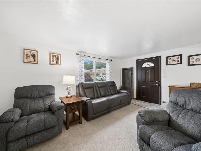 4755 Woodhill Dr