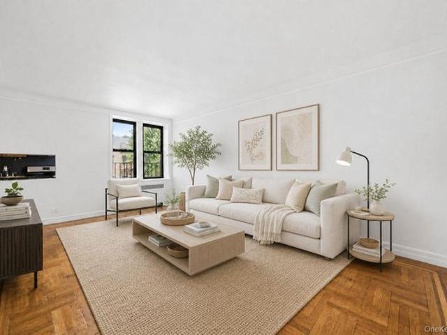 4755 39th Pl Apt 3H, Sunnyside, NY 11104