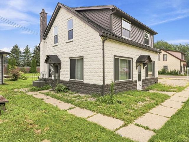 47561 Forton St, Chesterfield, MI 48047