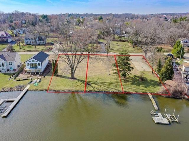 4757 Riverside Rd, Waterford, WI 53185