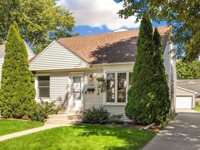 4750 N Elkhart Ave, Whitefish Bay, WI 53211
