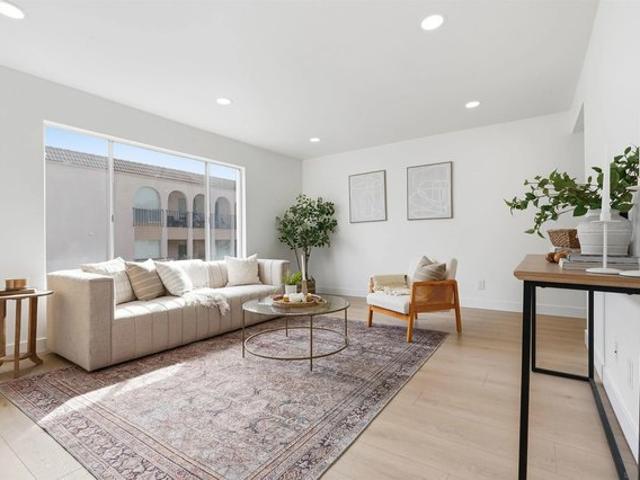 4750 Noyes St Apt 204, San Diego, CA 92109