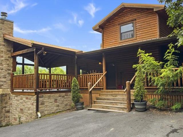 4750 Townsend Dr, Gatlinburg, TN 37738