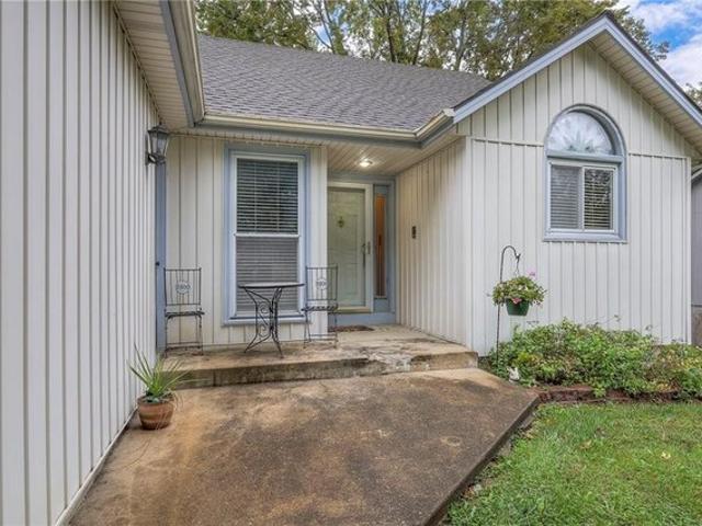4751 Hayes Dr, Shawnee, KS 66203