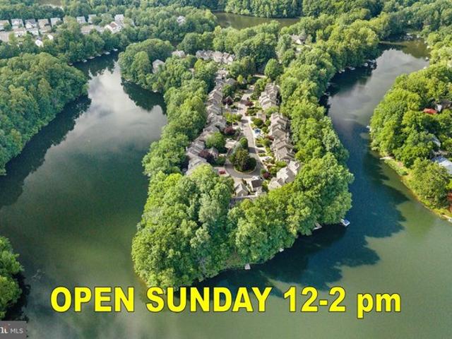 4752 Timber Ridge Dr, Montclair, VA 22025