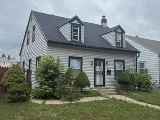 4753 N 19 Pt, Milwaukee, WI 53209