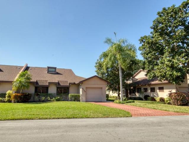 4753 Fountains Dr S, Lake Worth, FL 33467
