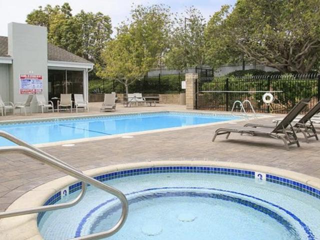 475 Cannon Green Unit D Dr Rm A, Goleta, CA 93117