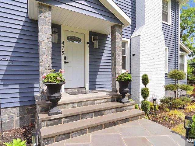 475 Albert Place