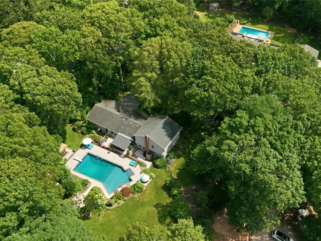 475 Alois Lane