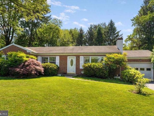 475 Darlington Dr, West Chester, PA 19382