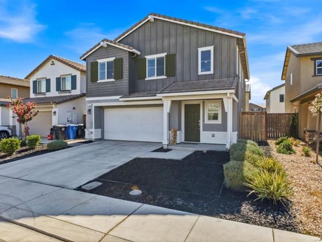 475 Half Dome Dr, Manteca, CA 95337